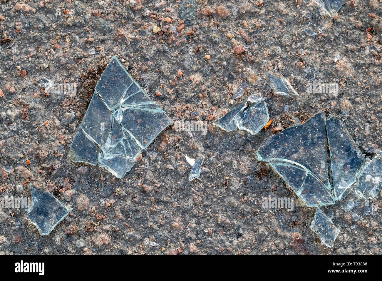 broken glass on ground Stock Photo - Alamy