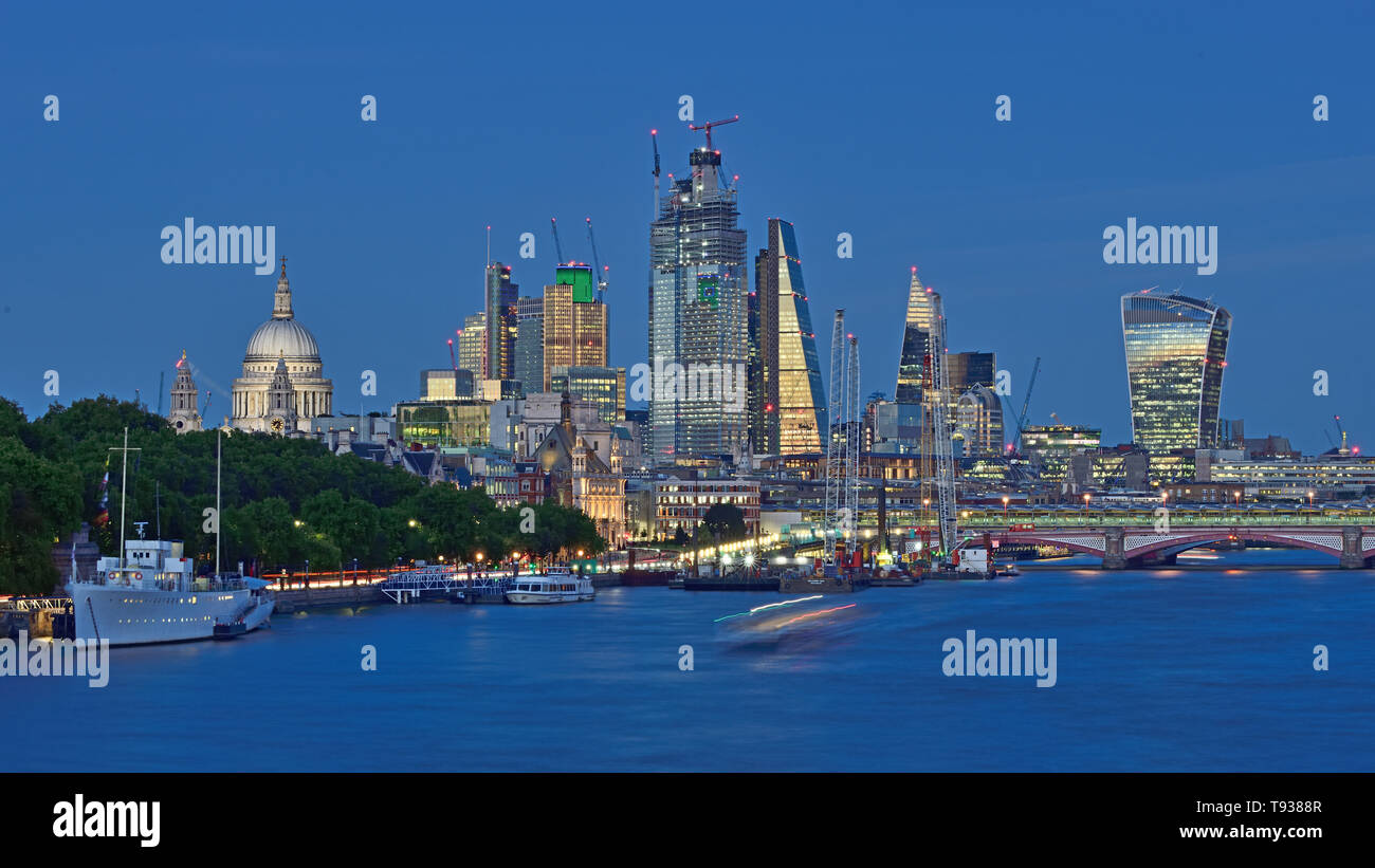 Photographed on Waterloo bridge after sunset, The Walkie-talkie, LLoyd ...