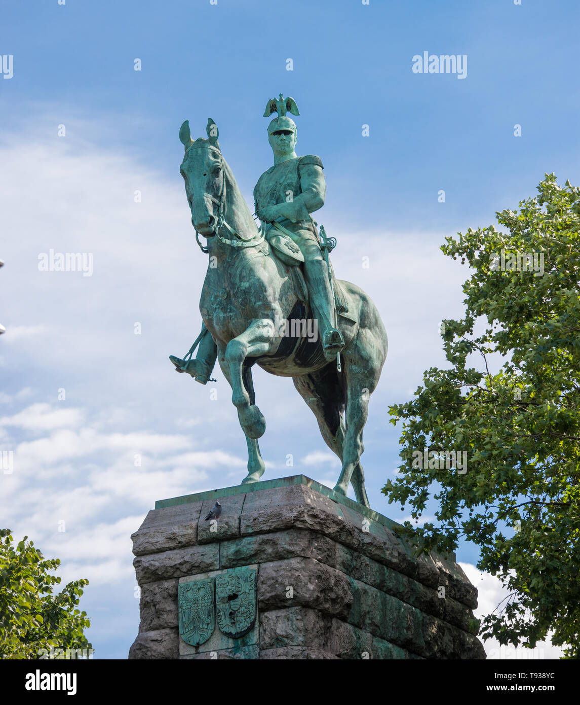 Man on horse statue hi-res stock photography and images - Alamy