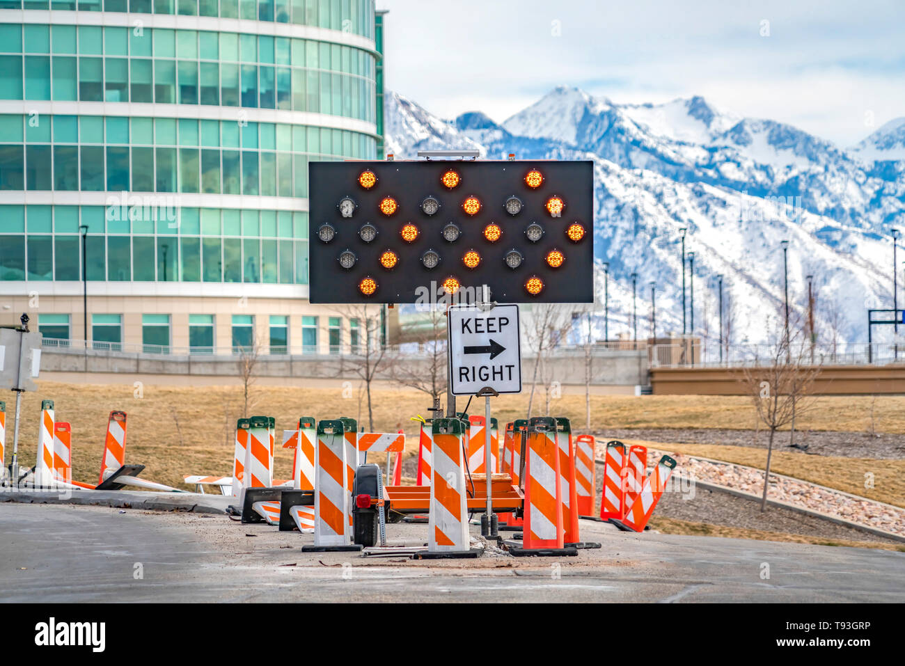 Keep right sign hi-res stock photography and images - Alamy