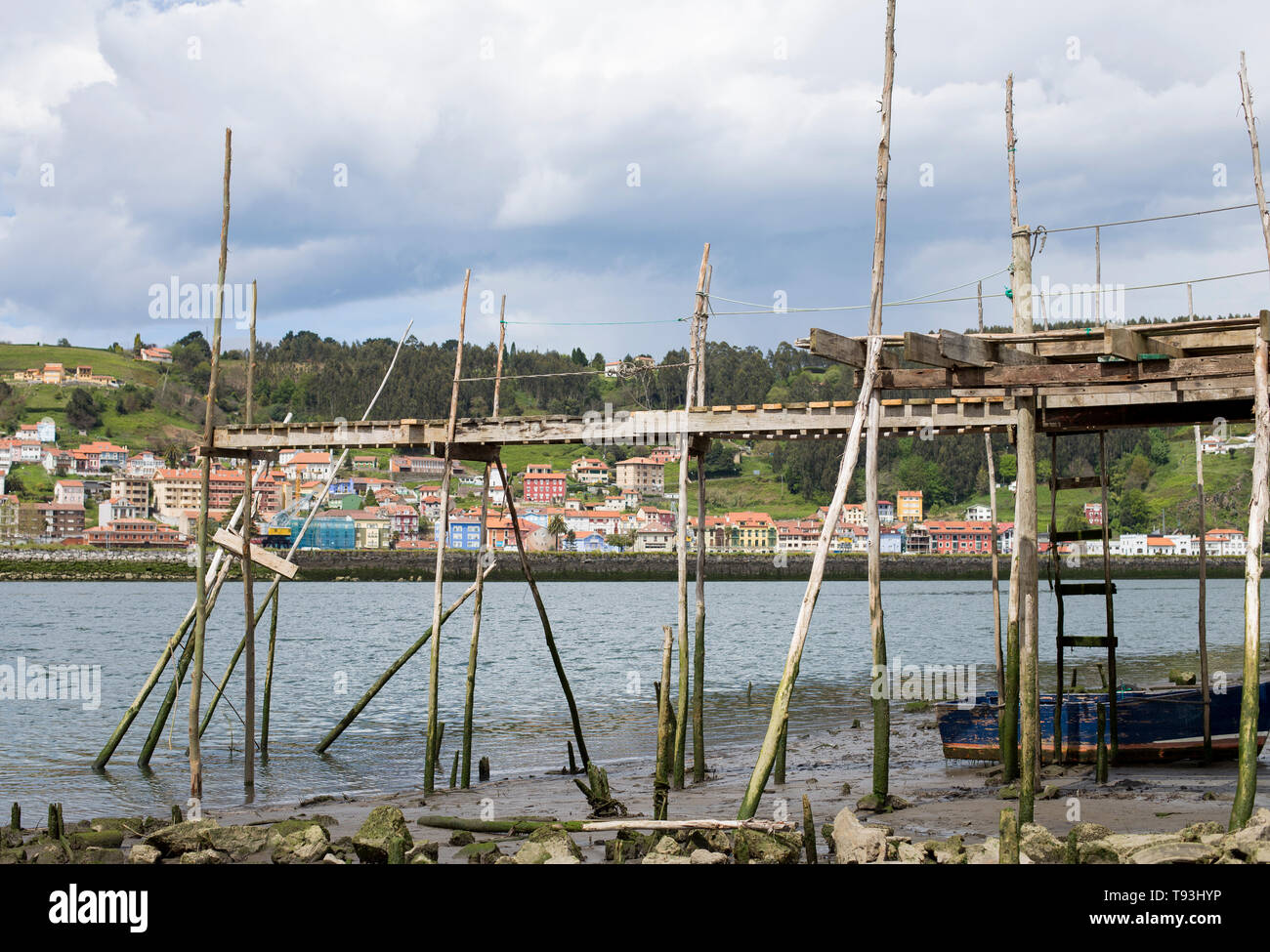 An old pier on the river Stock Photo - Alamy