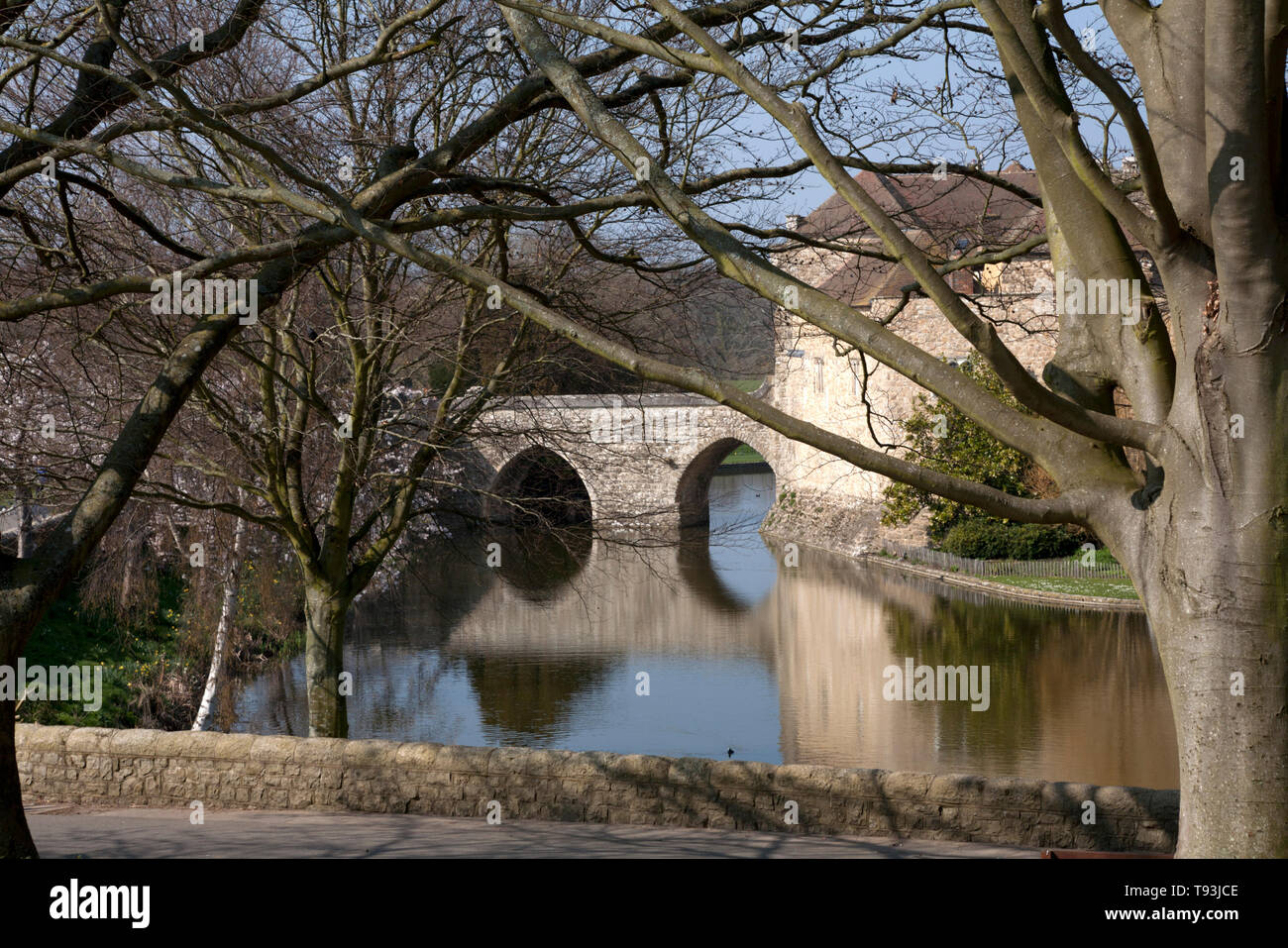 Moat bridge hi-res stock photography and images - Alamy