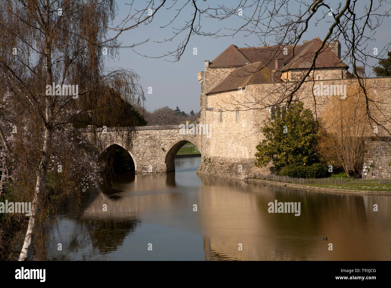 Moat bridge hi-res stock photography and images - Alamy