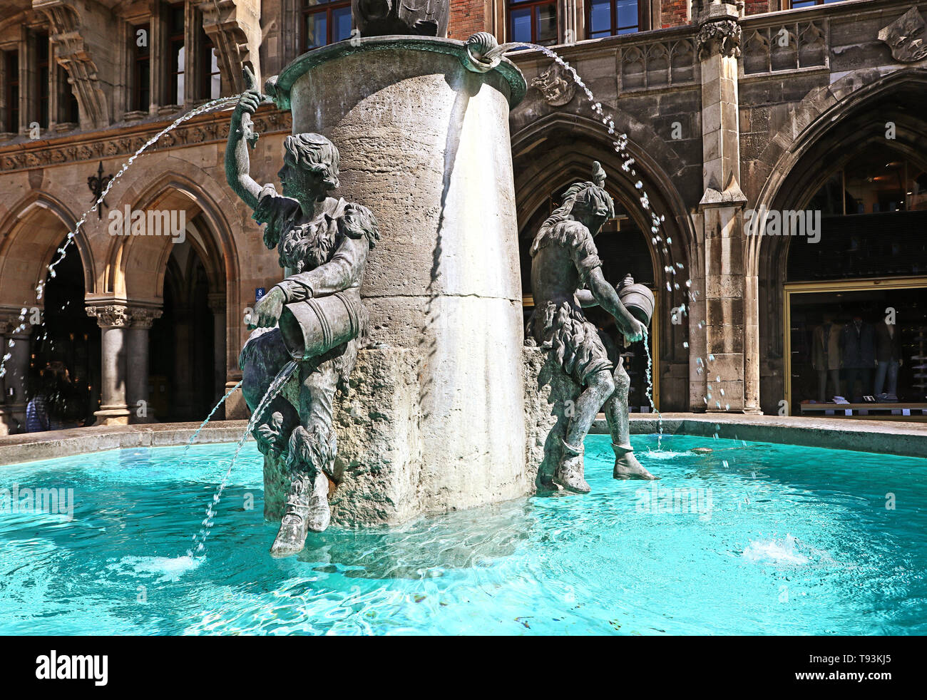 Fischbrunnen fountain marienplatz munich bavaria hi-res stock ...