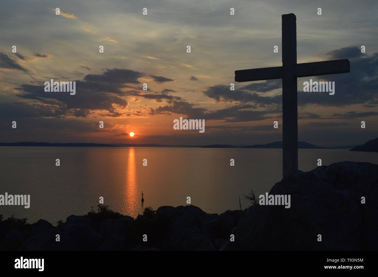 Northern cross holy island hi-res stock photography and images - Alamy