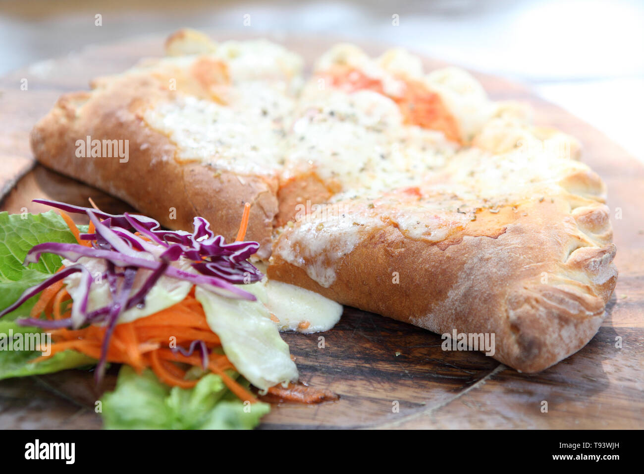 Puff pastry pizza tomatoes hi-res stock photography and images - Alamy