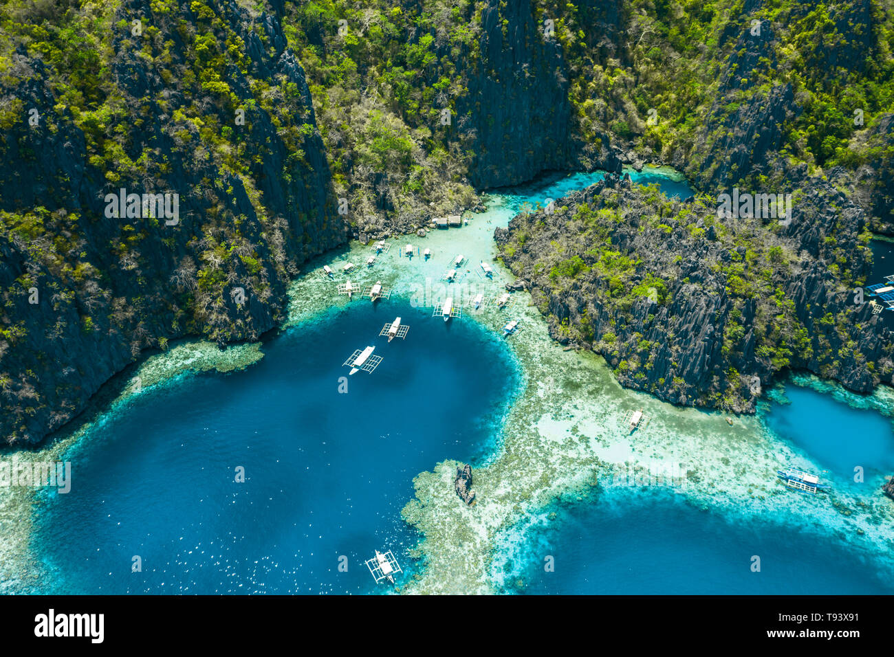 Aerial view of beautiful lagoons and limestone cliffs of Coron, Palawan ...