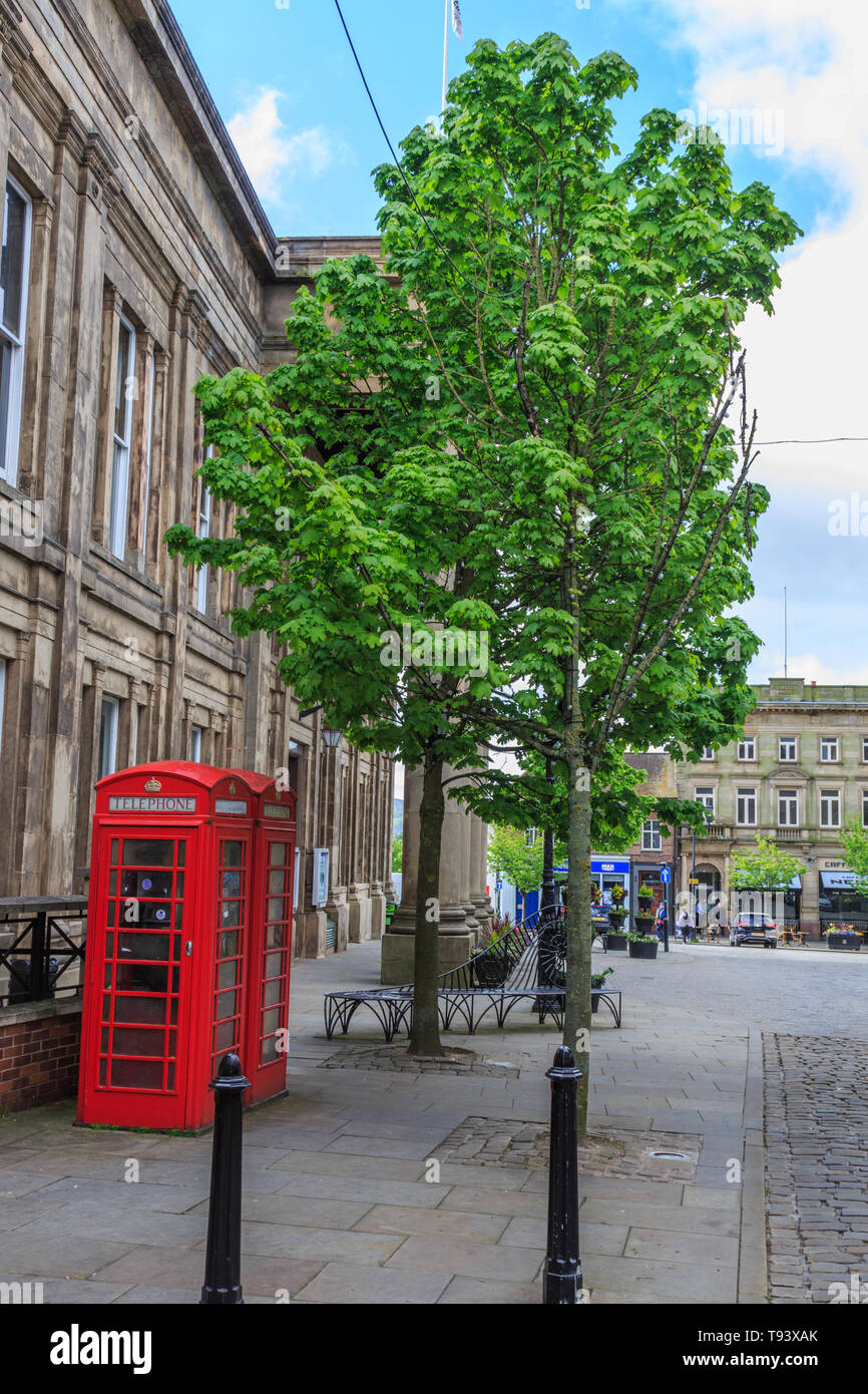Macclesfield town centre high street hi-res stock photography and ...
