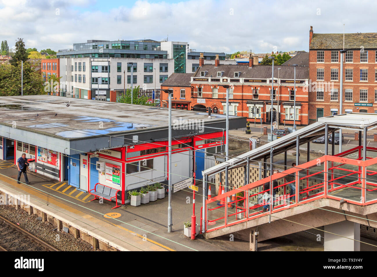 Macclesfield railway station hi-res stock photography and images - Alamy
