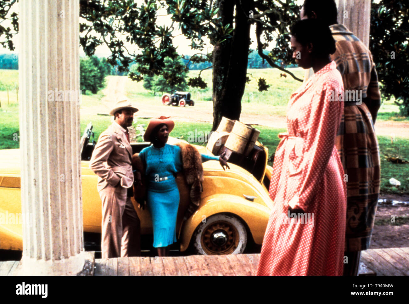 The color purple 1985 hi-res stock photography and images - Alamy