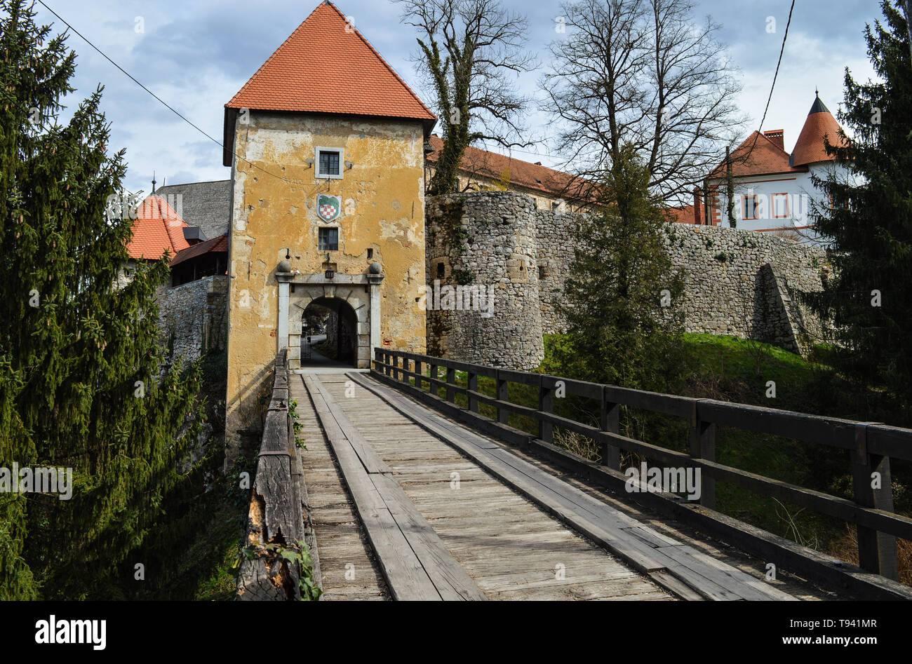 Medieval wooden castle hi-res stock photography and images - Alamy