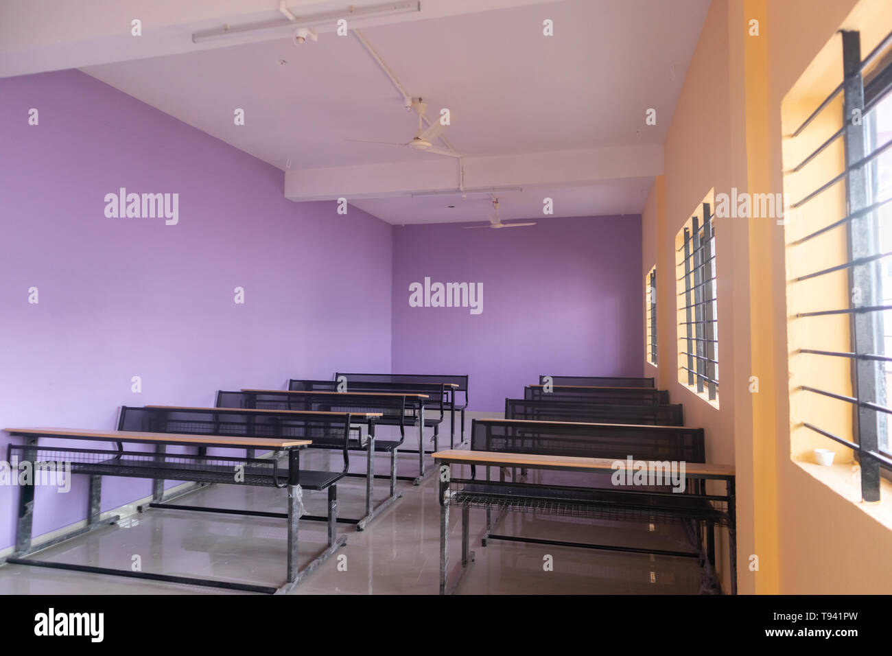 Empty school classroom indian hi-res stock photography and images - Alamy