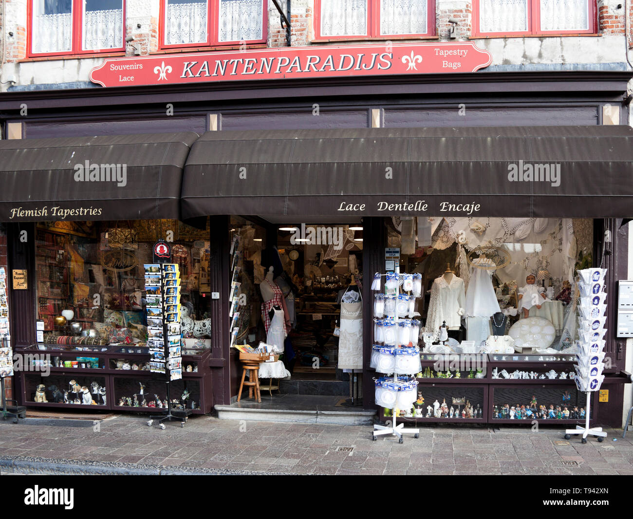 Linen shop hi-res stock photography and images - Alamy