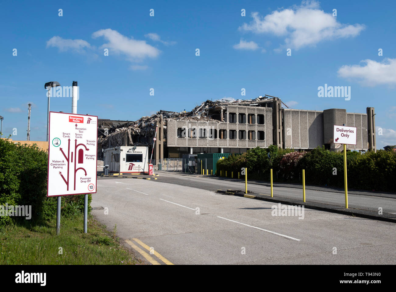 Demolition of the former Imperial Tobacco Horizon Factory building in ...
