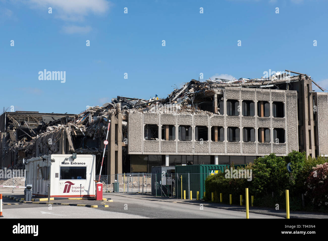 Demolition of the former Imperial Tobacco Horizon Factory building in ...