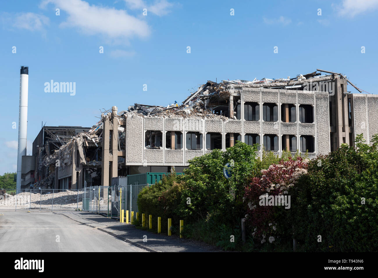 Demolition of the former Imperial Tobacco Horizon Factory building in ...