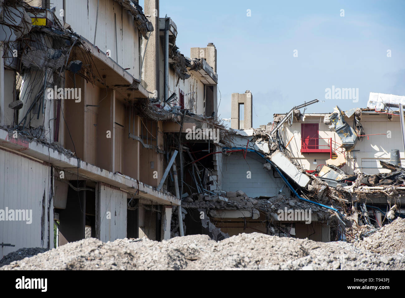 Demolition of the former Imperial Tobacco Horizon Factory building in ...