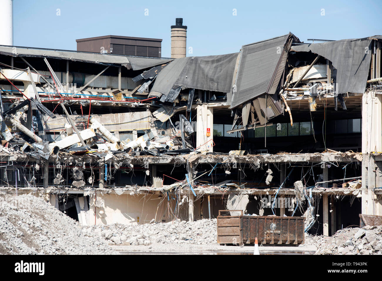 Demolition of the former Imperial Tobacco Horizon Factory building in ...