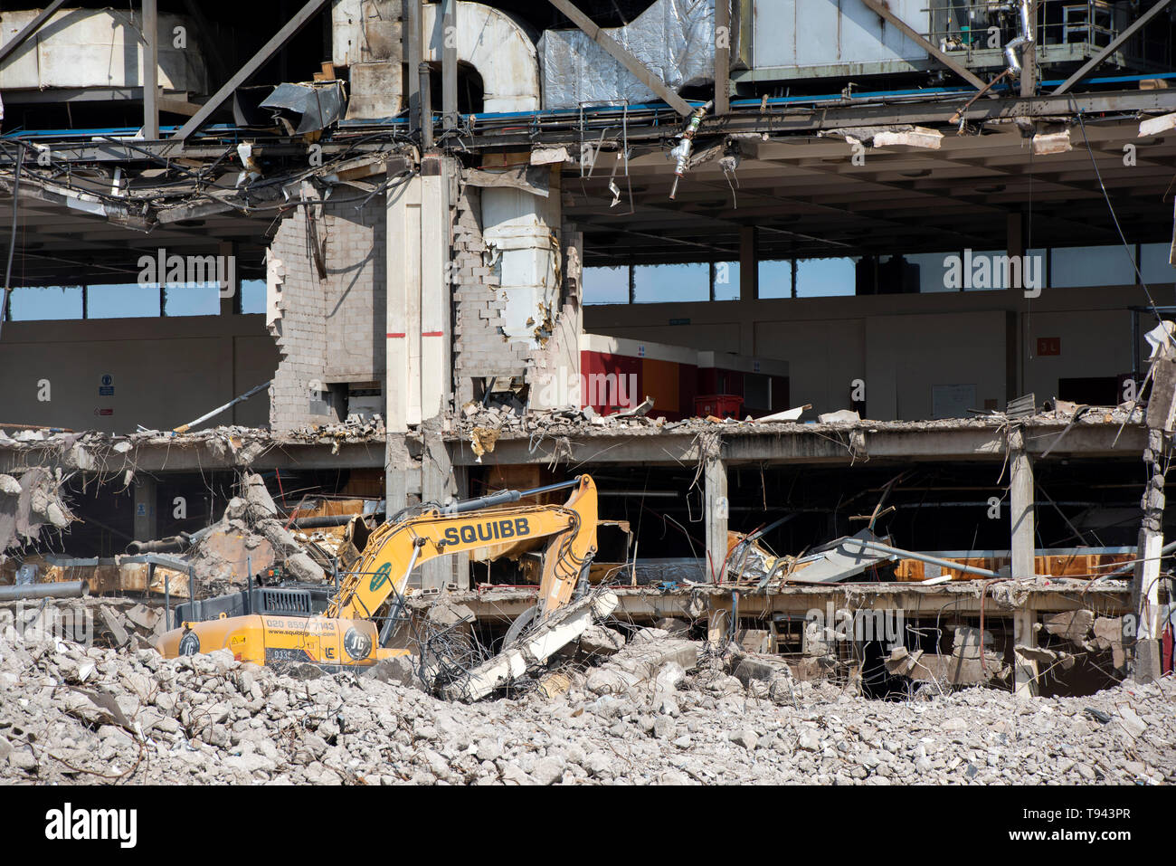 Demolition of the former Imperial Tobacco Horizon Factory building in ...