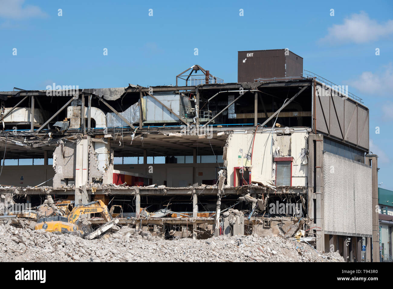 Demolition of the former Imperial Tobacco Horizon Factory building in ...