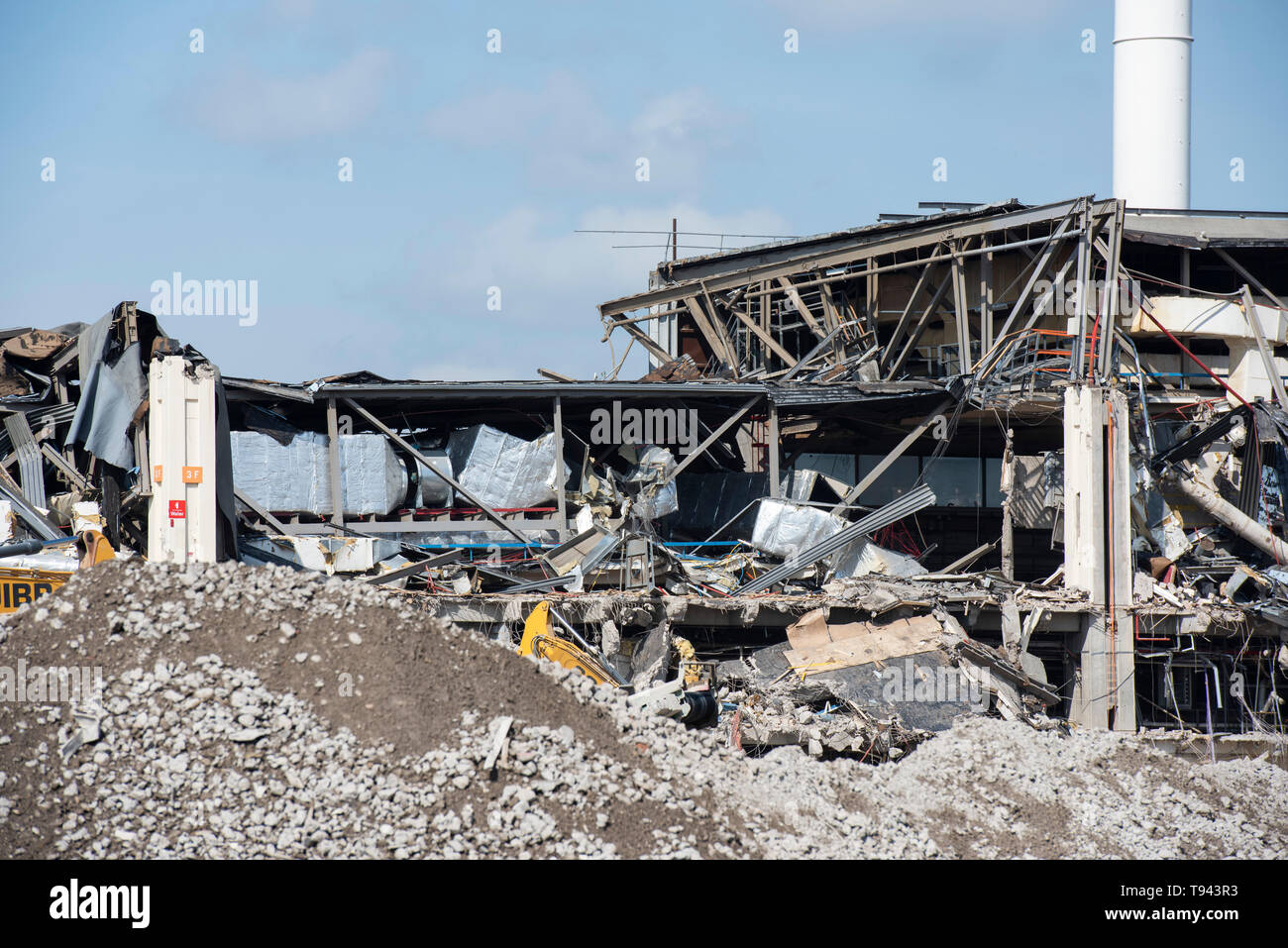 Demolition of the former Imperial Tobacco Horizon Factory building in ...