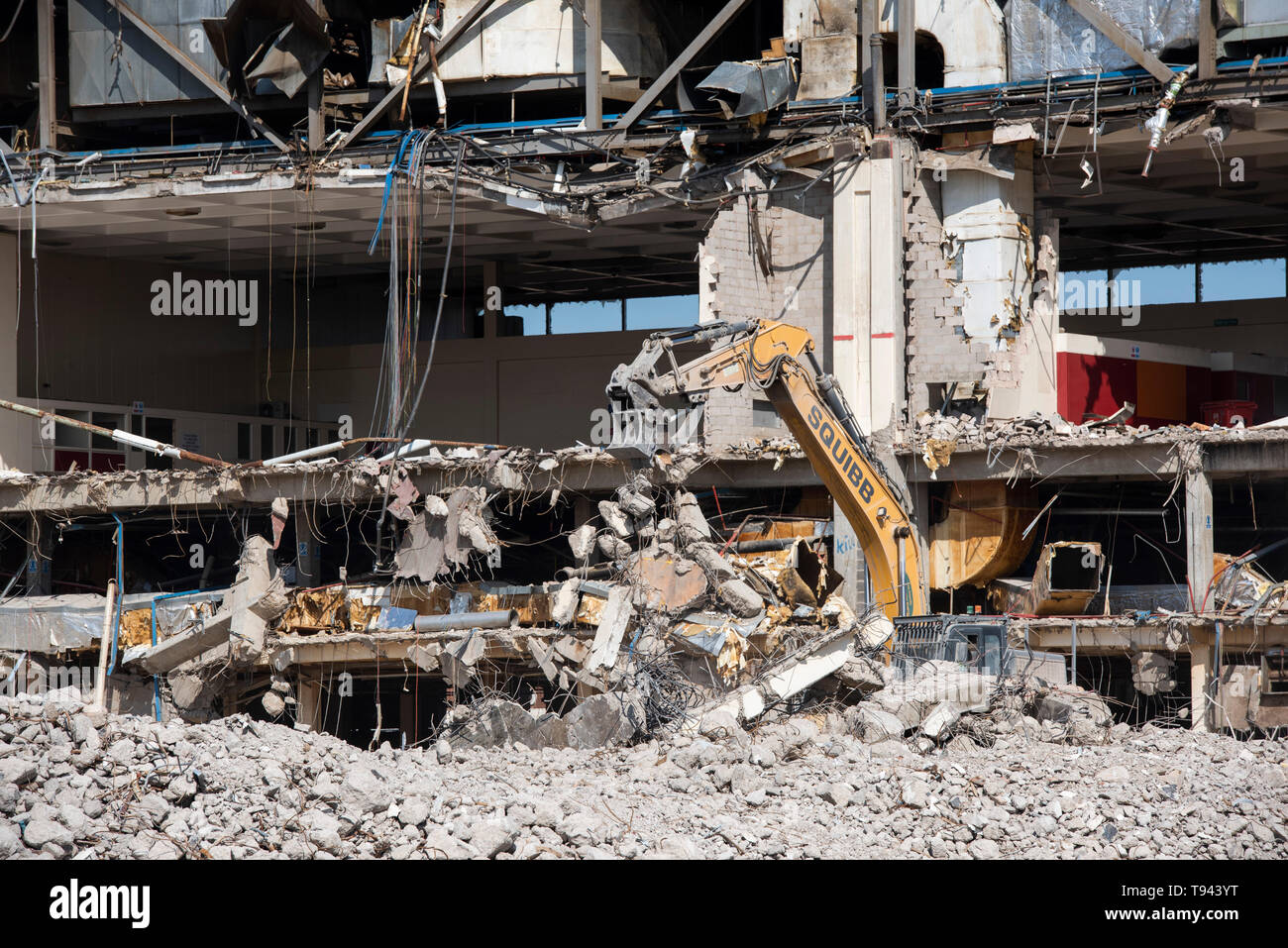 Demolition of the former Imperial Tobacco Horizon Factory building in ...