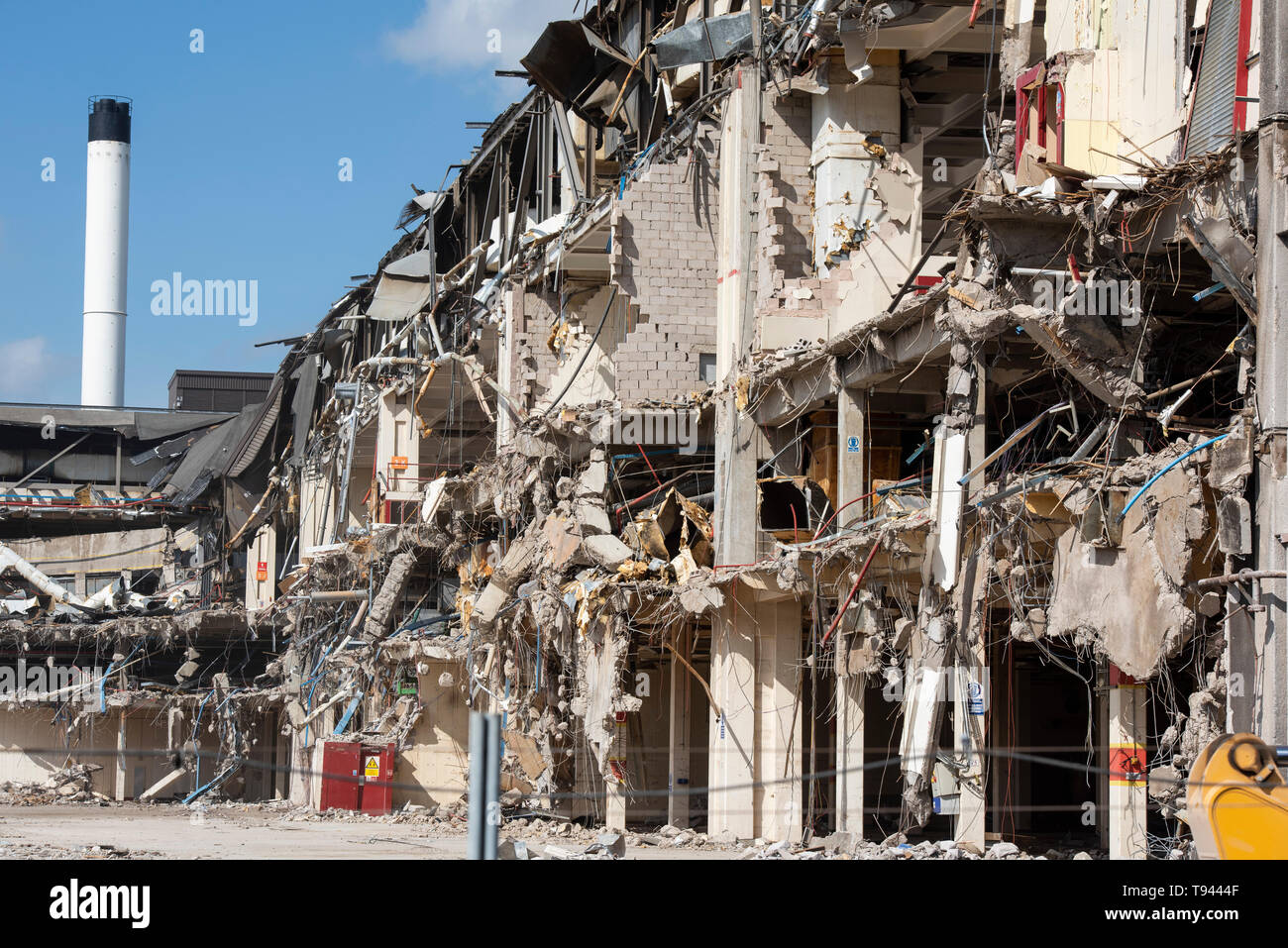 Demolition of the former Imperial Tobacco Horizon Factory building in ...