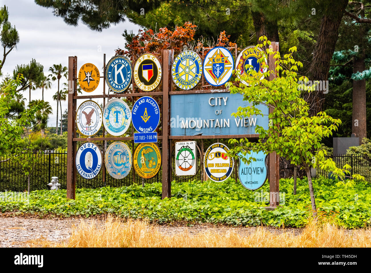 California ca city sign welcome hi-res stock photography and images - Alamy