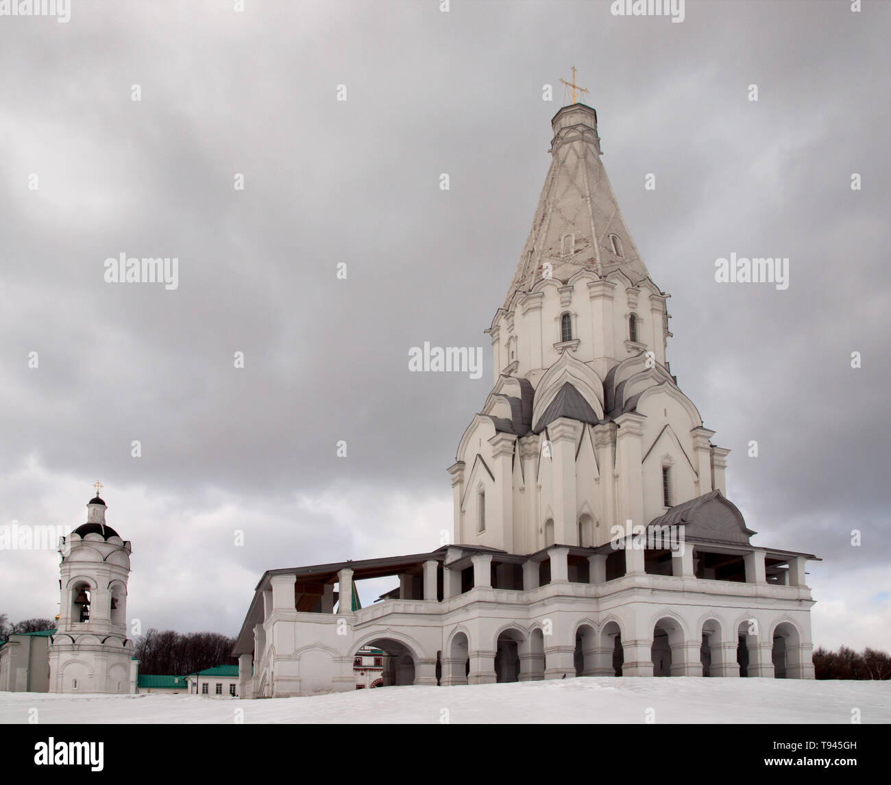Traditional Russian white Church, winter, Kolomenskoe, Moscow, Russia ...