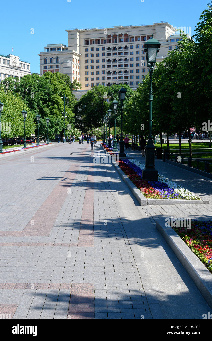 Beautiful street lights hi-res stock photography and images - Alamy