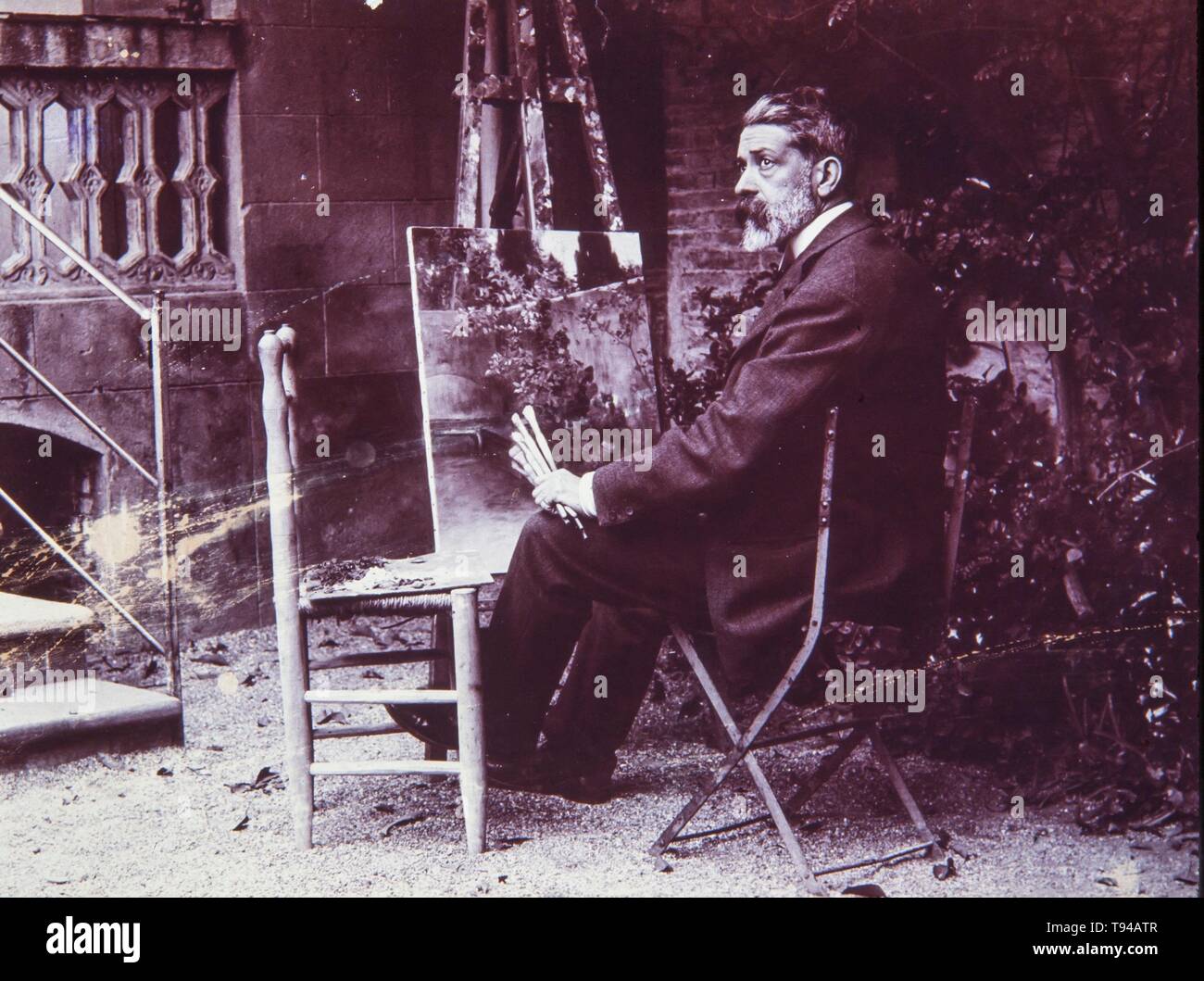 Retrato del pintor Lluís Graner i Arrufí en su jardín. Principios del ...