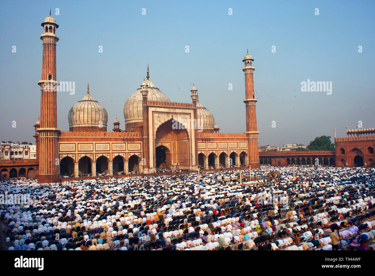 Eid Prayers at the Jama Masjid, Delhi, India Stock Photo - Alamy