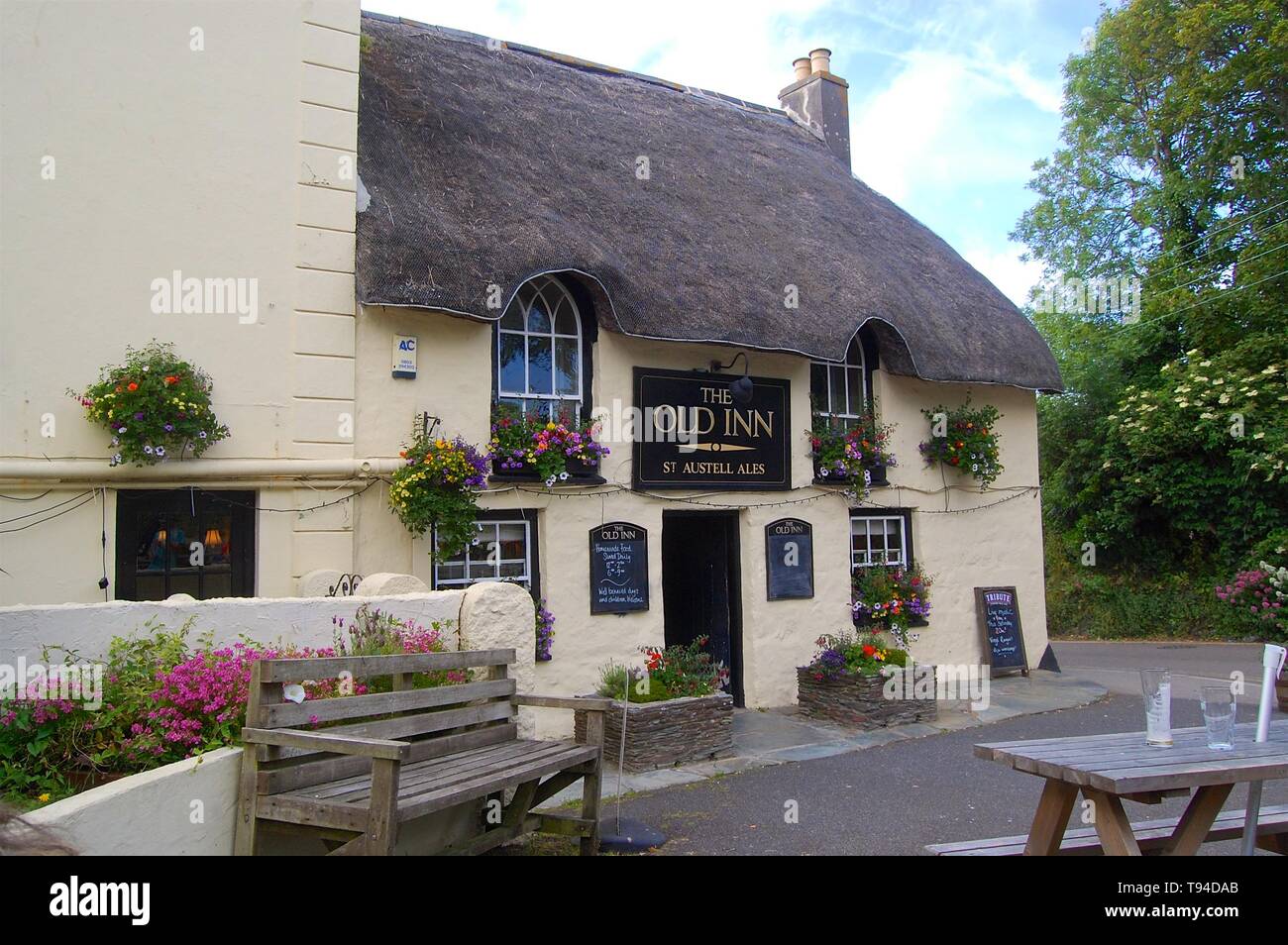 Old Inn pub 210615 Stock Photo - Alamy