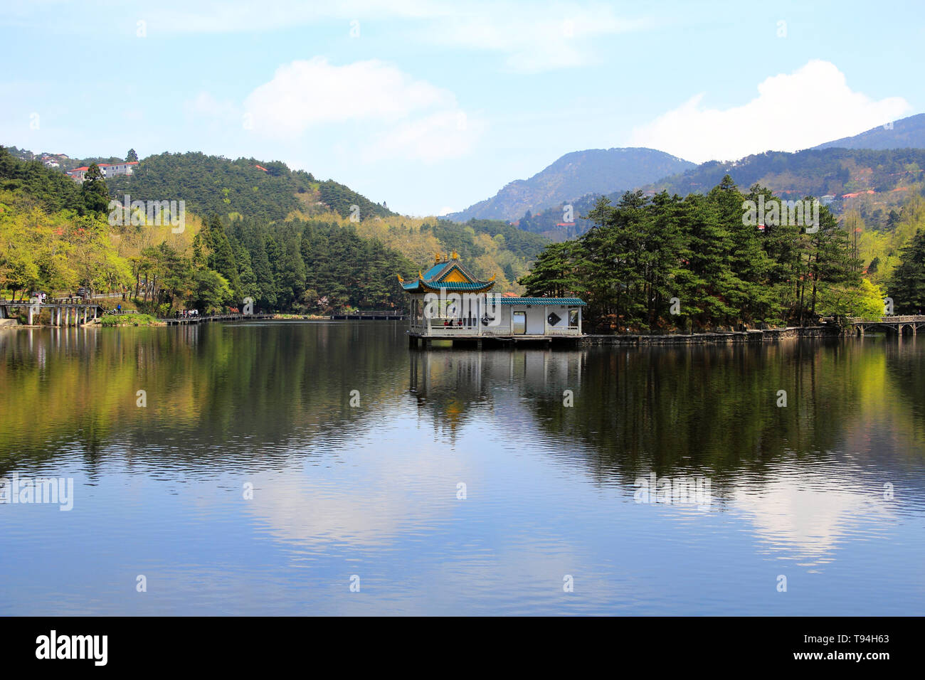 Lushan hi-res stock photography and images - Alamy