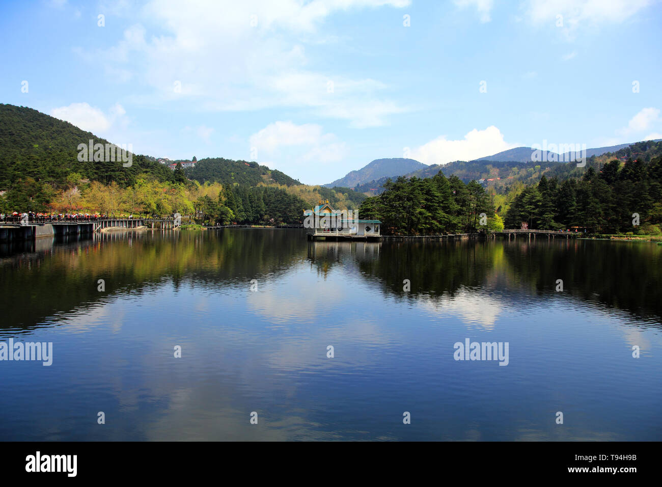Lushan hi-res stock photography and images - Alamy