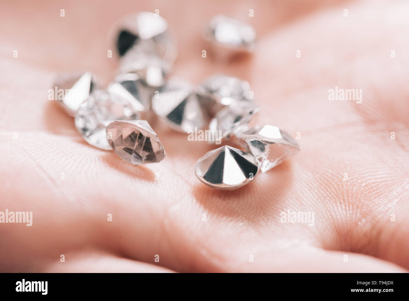 Small brilliants hi-res stock photography and images - Alamy