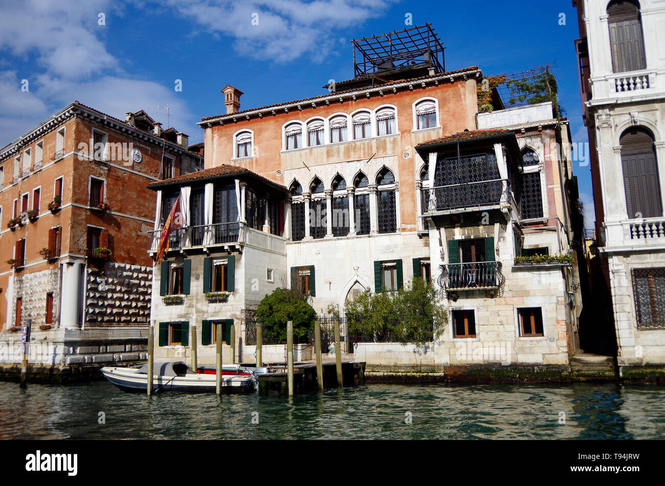 The small, but picturesque, 15th Century Gothic Pallazo Fallier Canossa ...