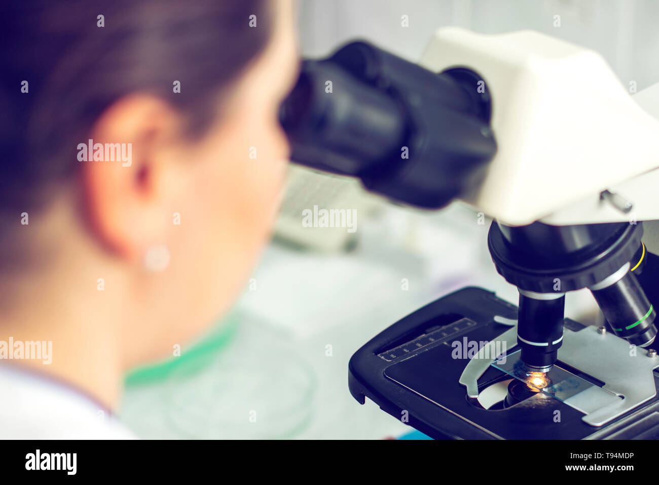 Scientist instrument hi-res stock photography and images - Alamy
