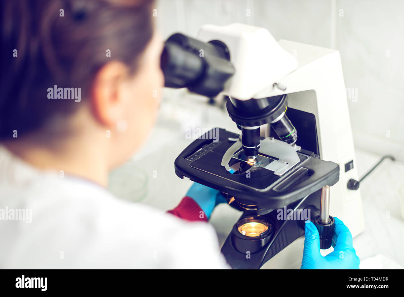 Microscope machine hi-res stock photography and images - Alamy