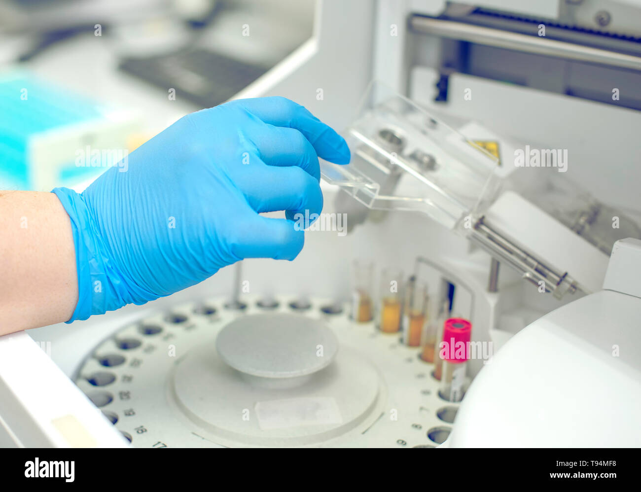 Centrifuge blood sample hi-res stock photography and images - Alamy