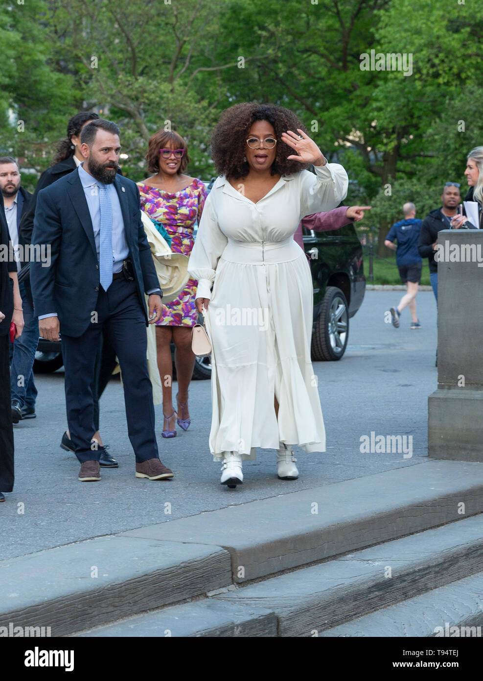 Oprah winfrey arrive hi-res stock photography and images - Alamy
