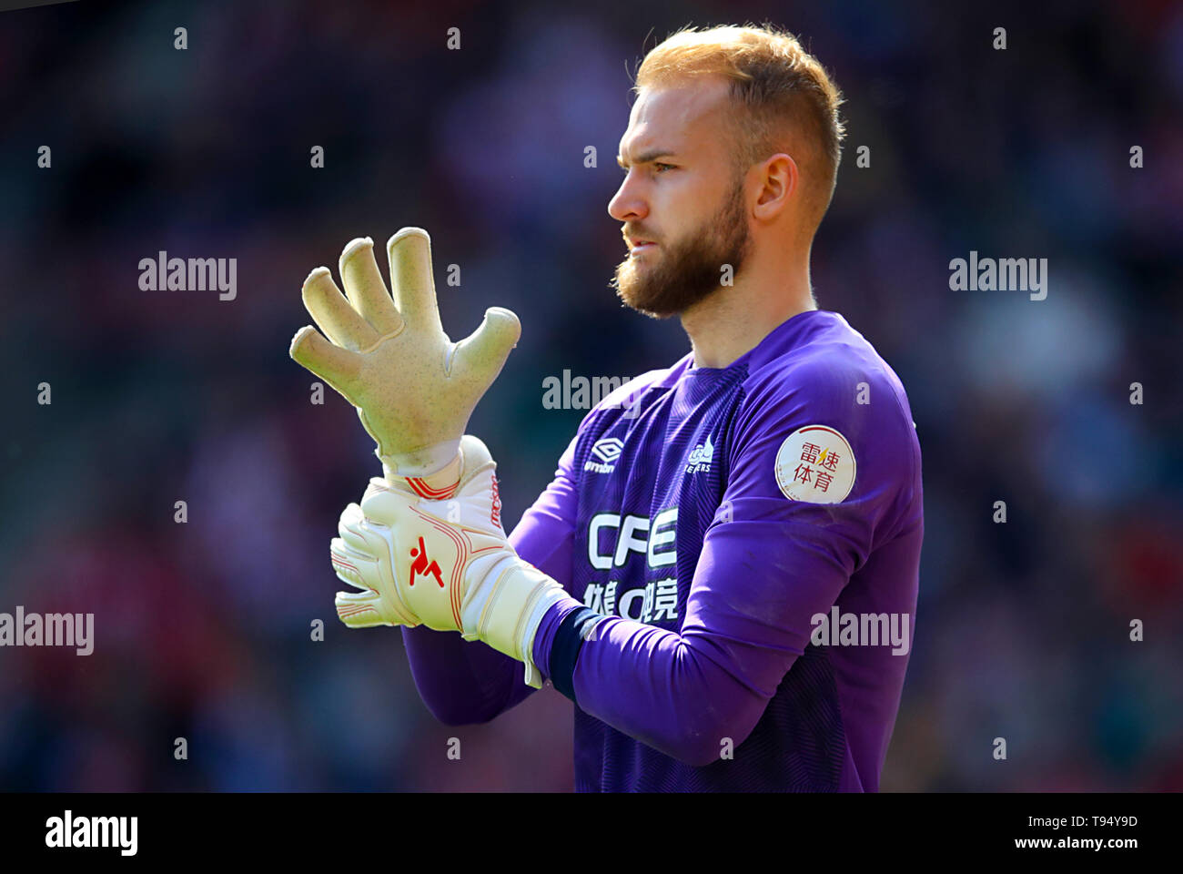 Goalkeeper joel coleman hi-res stock photography and images - Alamy