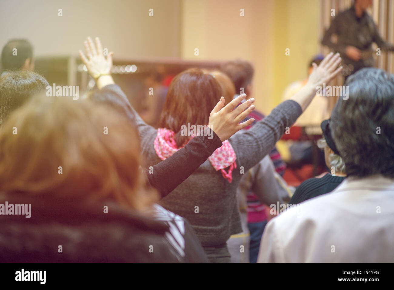 Christian congregation worship God together Stock Photo - Alamy