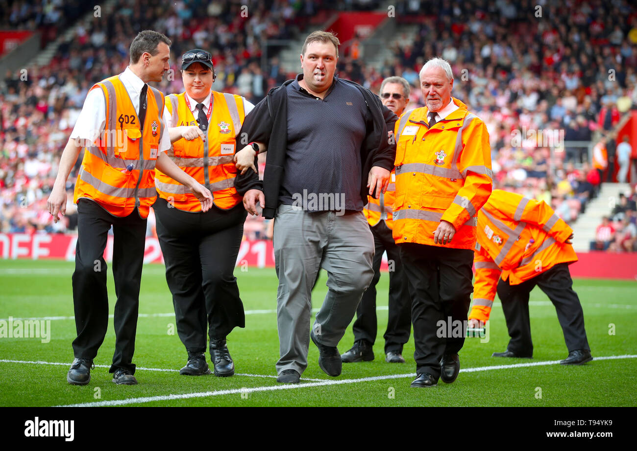 Pitch invader off hi-res stock photography and images - Alamy