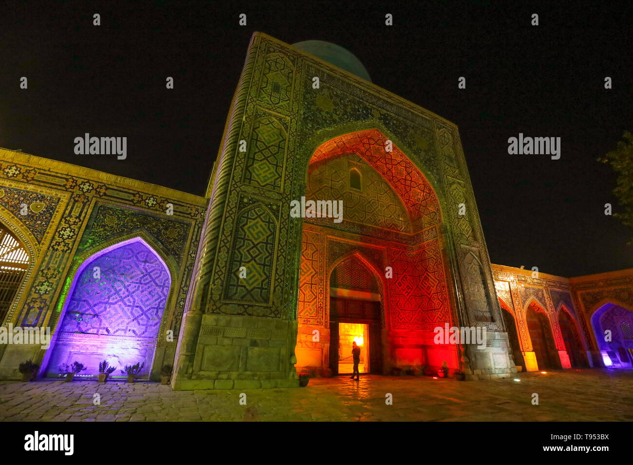 Tilla kari madrasa samarkand uzbekistan hi-res stock photography and ...