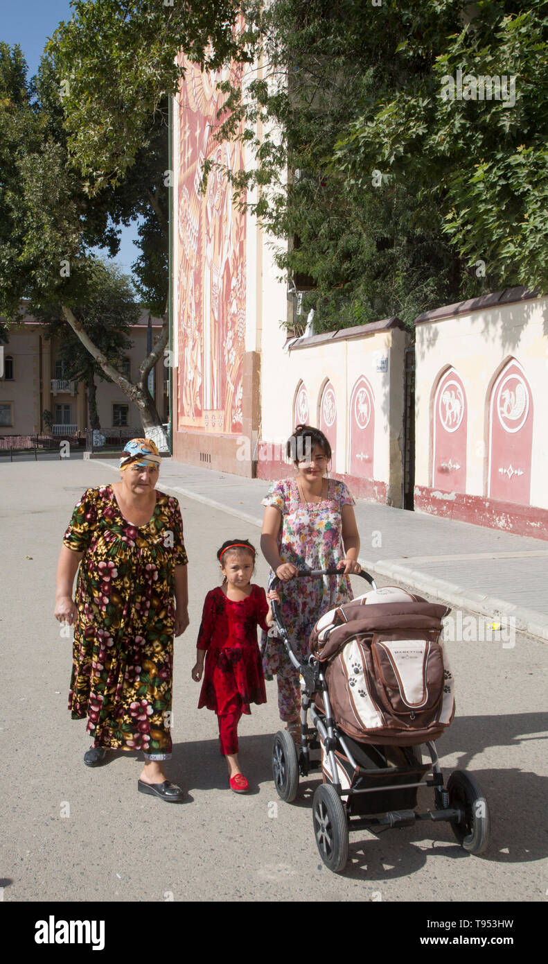 Woman Women Samarkand Uzbekistan Stock Photos & Woman Women Samarkand ...
