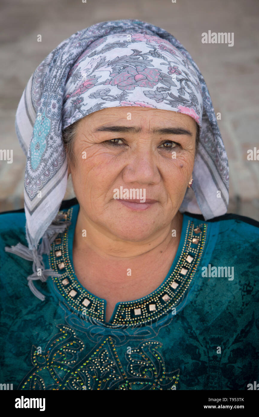 Uzbek people samarkand hi-res stock photography and images - Alamy