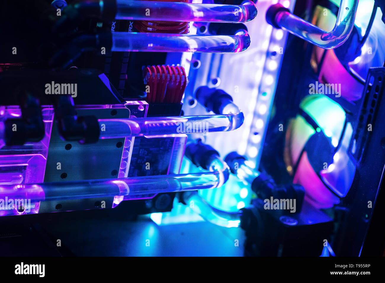 Giga bites hi-res stock photography and images - Alamy