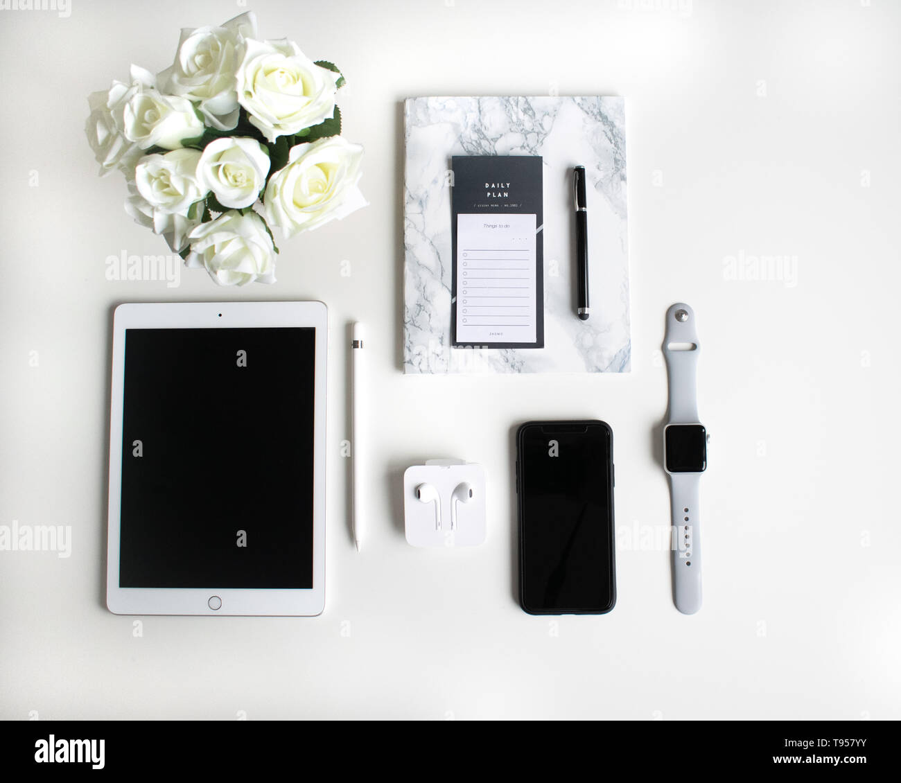 Apple products hi-res stock photography and images - Alamy