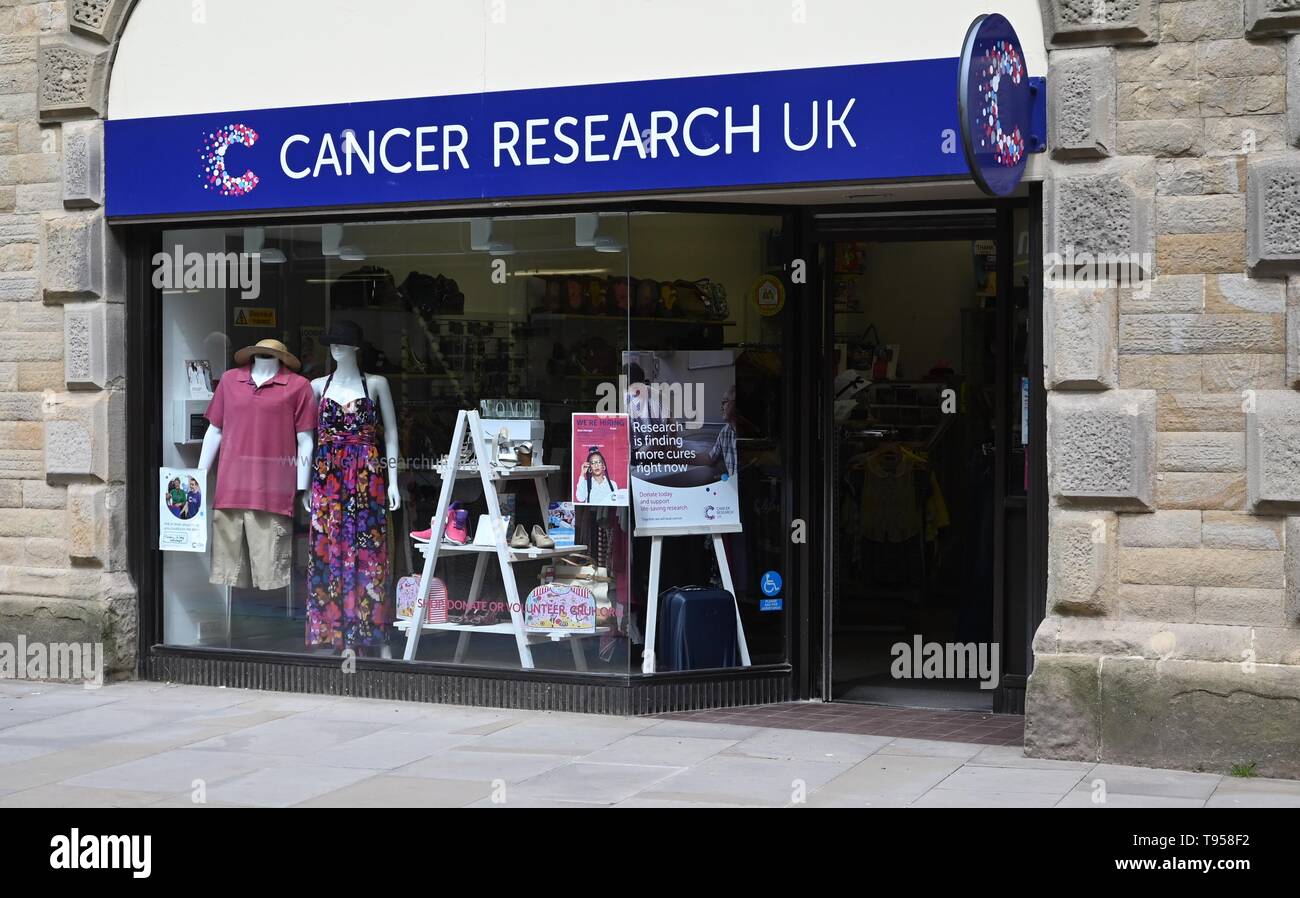 Cancer research uk hi-res stock photography and images - Alamy